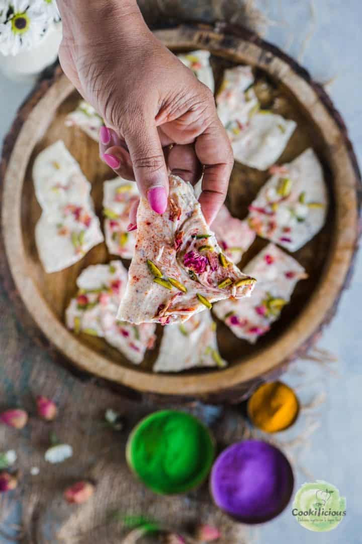 White Chocolate Thandai Bark Recipe – Cookilicious