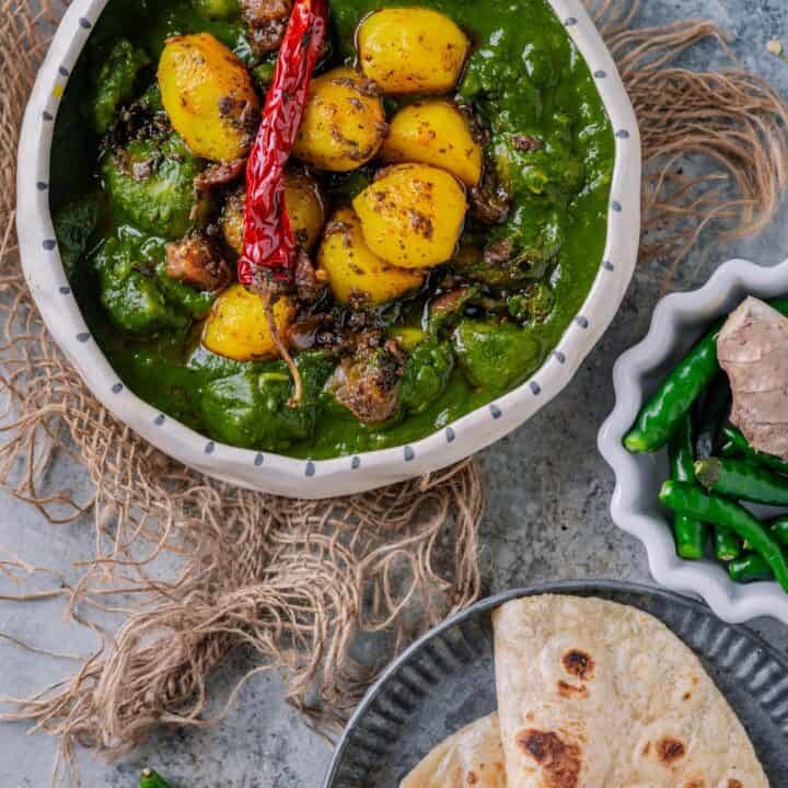 Aloo Palak (Potato Spinach Curry) – Easy Vegan Indian Recipe – Cookilicious