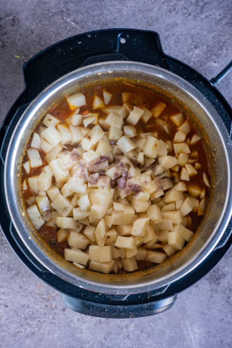 Rasedar Aloo Poori (Vegan Spiced Potato Curry) – Cookilicious