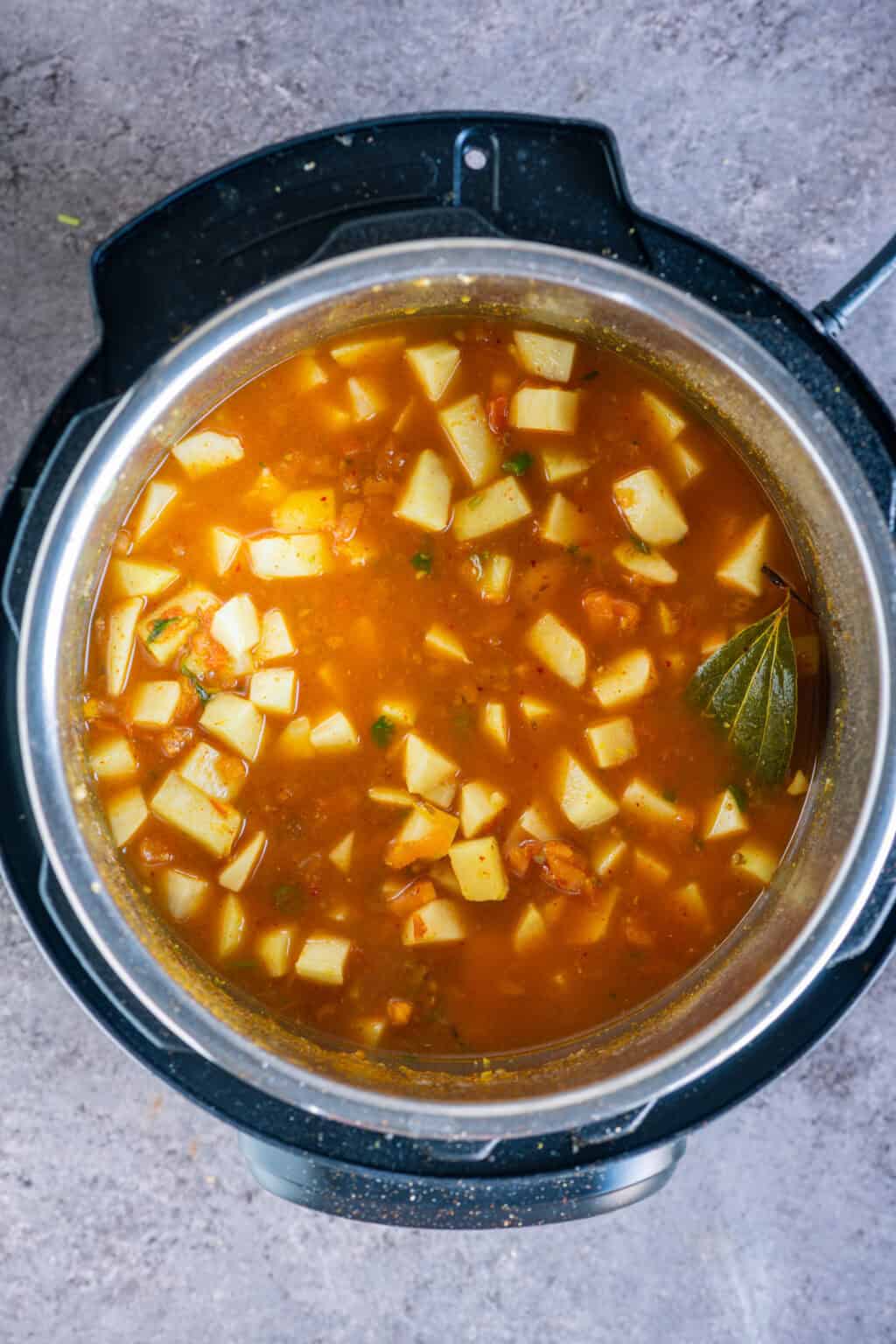 Rasedar Aloo Poori (Vegan Spiced Potato Curry) – Cookilicious